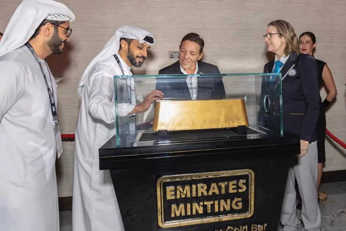 World’s largest gold bar on display in Dubai - Arabian Business: Latest ...
