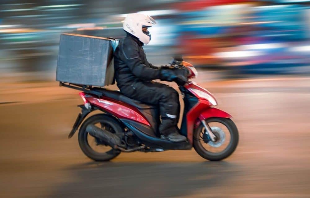 Saudi Arabia announces major new rules for delivery drivers; uniforms ...